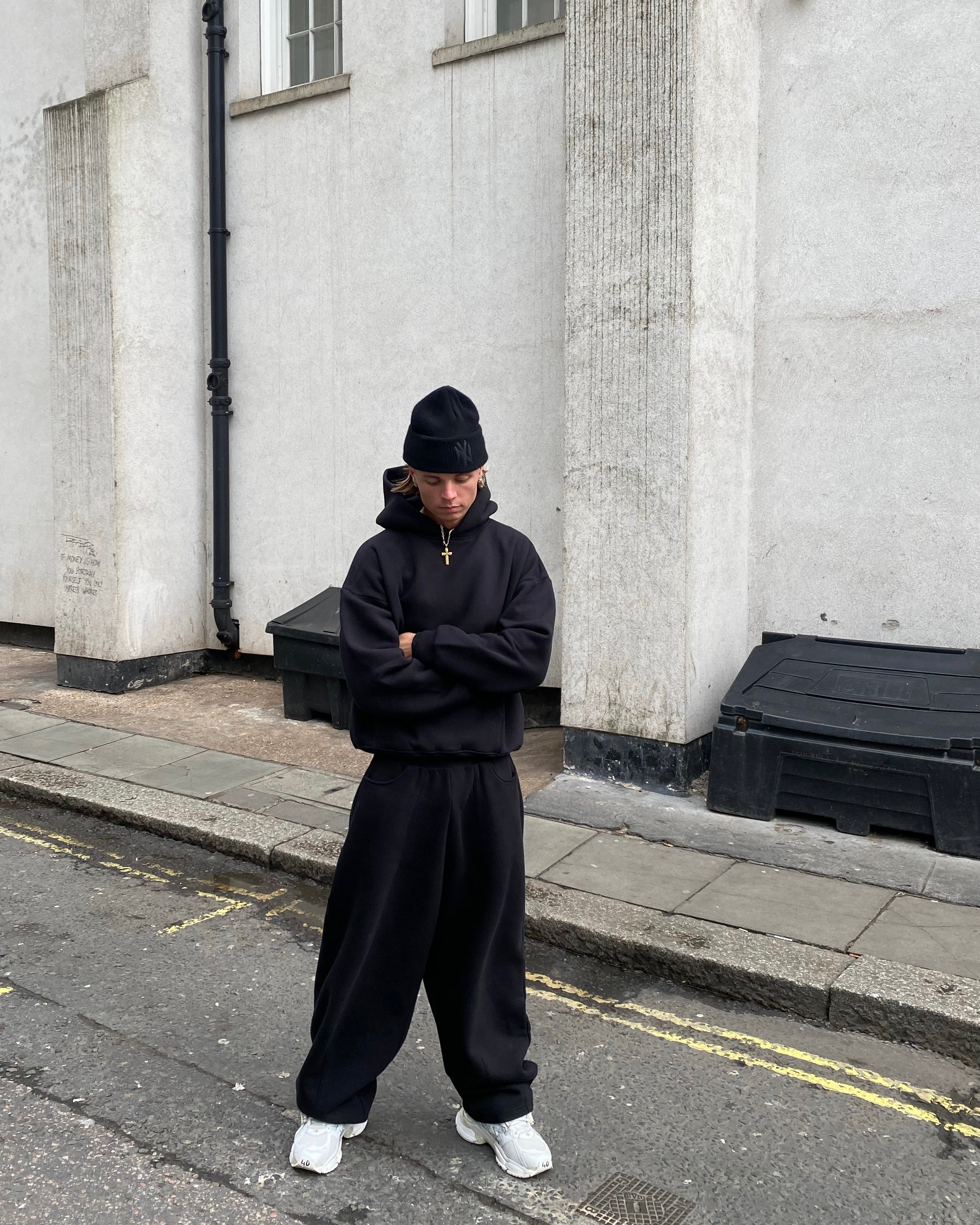 COZY STRAIGHT LEG SWEATS - BLACK – Sweatscollective